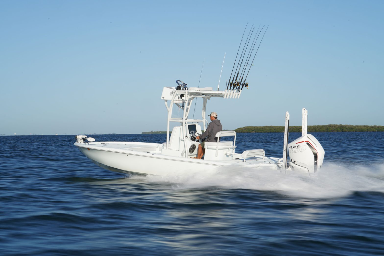 24 Foot Center Console Bay Boat | Yellowfin