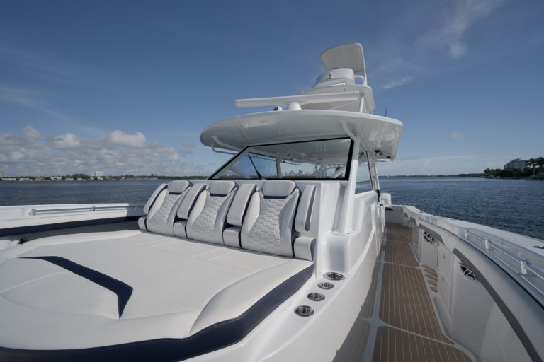 Yellowfin 54 Offshore Boat | Large Luxury Center Console