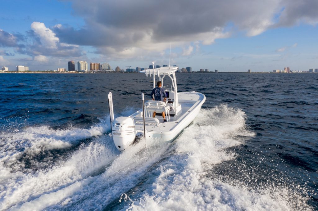 24 Foot Center Console Bay Boat | Yellowfin